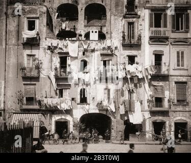 Slum housing in Naples, Italy Stock Photo - Alamy