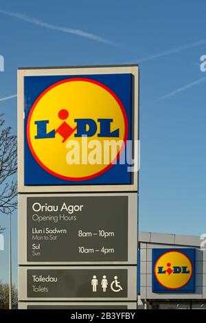 logo of lidl outside a branch of the supermarket chain in kingston upon ...