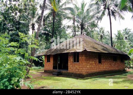 typical village house kerala Stock Photo - Alamy