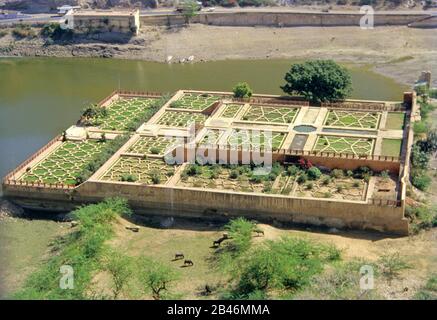Kesar Kyari Bagh, garden in Maota Lake, near Amber Fort, Rajasthan ...