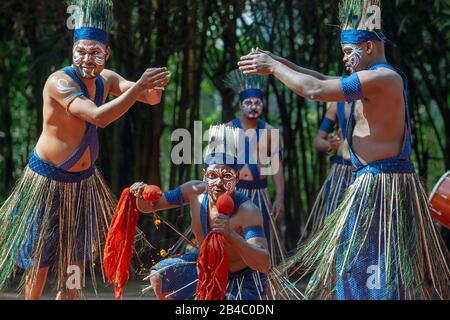 Siddi Badshah Dhamal dance of tribes of India settled from Africa Stock ...
