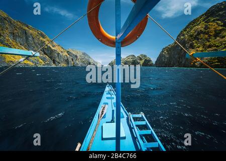 Tapiutan Strait between Tapiutan Island and Matinloc Island, El Nido ...