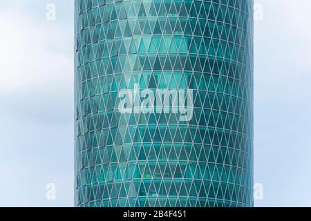 Deutschland, Hessen, Frankfurt, der Westhafen Tower ist ein Hochhaus im ...