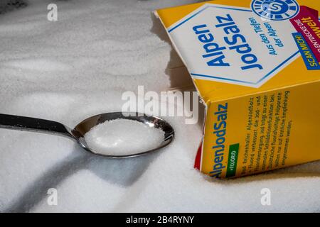 Iodized salt, normal table salt, enriched with iodine Stock Photo - Alamy