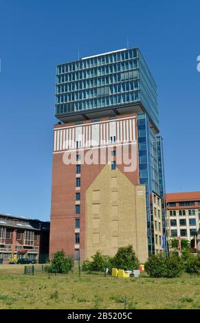 Narva-Turm, Oberbaumcity, Friedrichshain, Berlin, Deutschland Stock ...