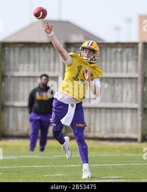 Baton Rouge, LA, USA. 7th June, 2025. LSU's Ethan Frey (16) tries for a ...