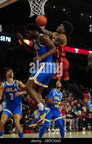 USC guard Ethan Anderson (20) in the first half of an NCAA college ...