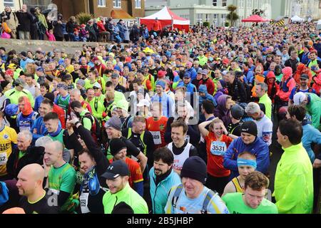 Start of multi terrain 20 mile The Grizzly race in Seaton, Devon ...