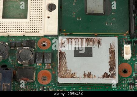 Laptop mother board with empty socket for CPU a integrated graphics ...