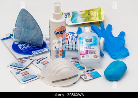 Hygiene articles, to protect against infection by viruses, bacteria ...