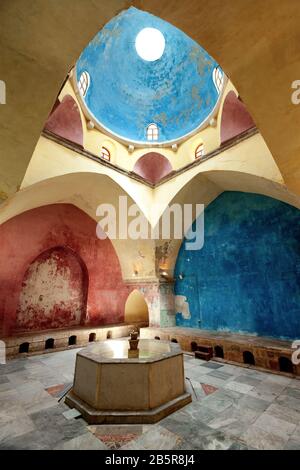 Common hall of Hammam Ezzedrine, souk, Old City, Tripoli (Trablous ...