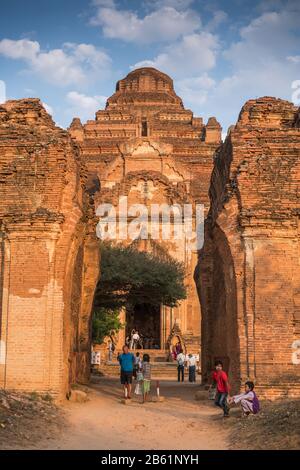 Tourists in the Dhammayan Gyi Temple, Bagan, Myanmar, Asia Stock Photo ...