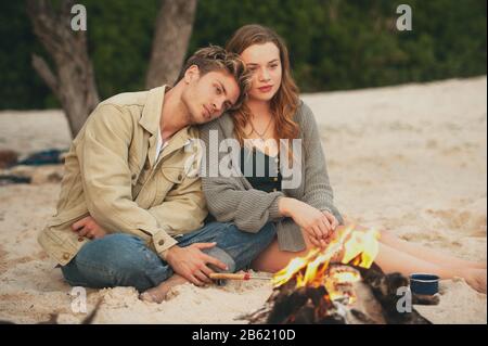 LUNA WEDLER and JANNIK SCHUMANN in CLOSE TO THE HORIZON (2019 ...