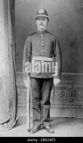 Victorian rifleman soldier Stock Photo - Alamy