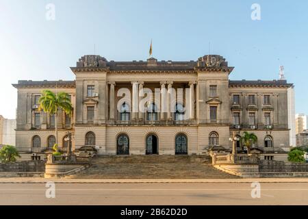 Statue of Machel Samora on Independence square in Maputo, capital city ...