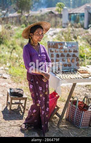 Lifestyle in Lake Inle with his famous leg-rowing fishermans taken in ...