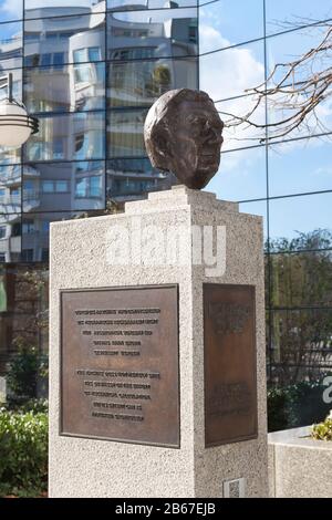 Bust of Konrad Zuse, Street of Remembrance, Spreebogen, Moabit, Mitte ...