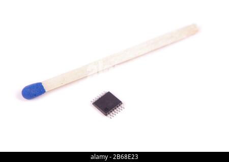 Low profile TSSOP 14-lead standard chip in comparison with match head ...
