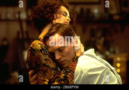 HEART OF ME, Helena Bonham Carter, Paul Bettany, 2002, (c) ThinkFilm ...