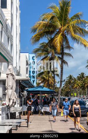 Colony Hotel at Ocean Drive Miami Beach - MIAMI, USA APRIL 10, 2016 ...