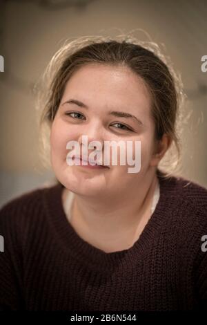 Smiling 14-year-old girl, portrait Stock Photo - Alamy