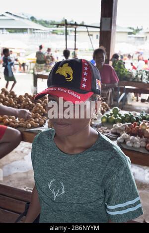 dh PNG Market ALOTAU PAPUA NEW GUINEA Passion fruit markets product ...