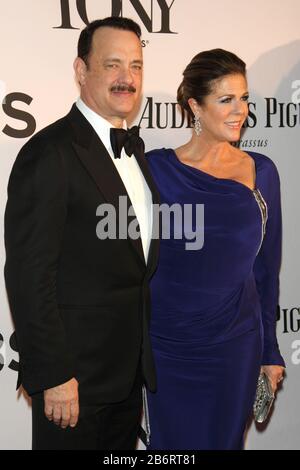 09 June 2013 - New York, New York - Scarlett Johansson. 67th Annual ...