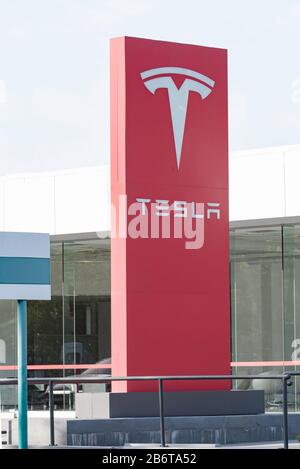 Tesla Car showroom in Sydney, Australia Stock Photo - Alamy