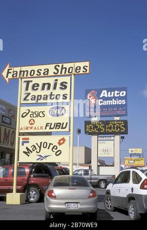 Bilingual signs advertise businesses near Mexican border in South Texas ...
