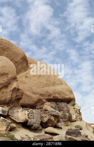 Appearing as small ribbons through rock in Joshua Tree National Park ...