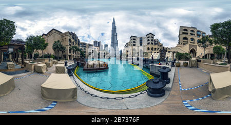 360° view of Burj Khalifa, Dubai, UAE - Alamy