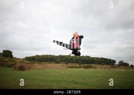 kung fu kick Stock Photo - Alamy