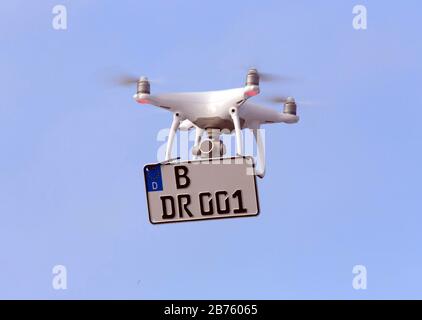 This is what a drone with mandatory marking could look like. A license ...