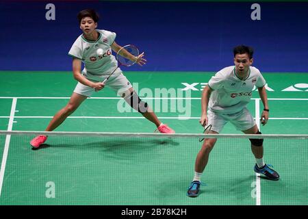 Thailand's Dechapol Puavaranukroh and Sapsiree Taerattanachai celebrate ...