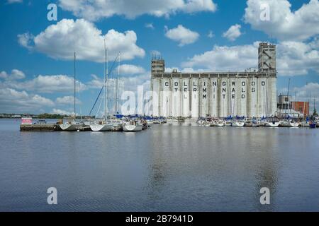 Waterfront and harbour of Downtown Collingwood in the summer, Ontario ...