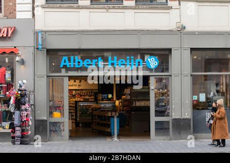 Albert Heijn To Go store, Amsterdam Stock Photo - Alamy
