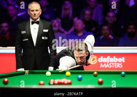 London, UK, 14 January 2020 Wet and windy weather in London as storm ...