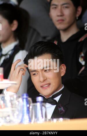 --FILE--Chinese actor Sun Yizhou, also known as Sean Sun, shows off ...