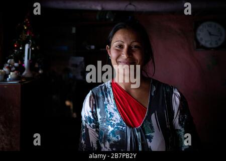 Romani family from the gypsy village of Gigikhana near Bukhara, Uzbekistan Stock Photo - Alamy