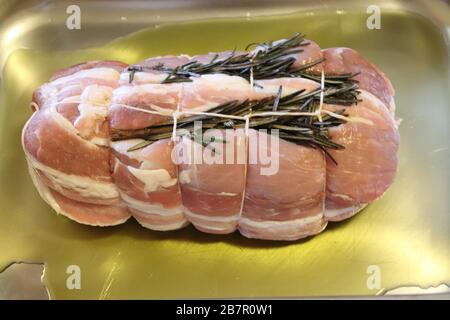 butcher slicing Fresh Raw top side beef meat Stock Photo - Alamy