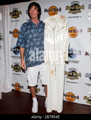 Boston band members David Victor, Tom Scholz, Tommy DeCarlo, Gary Pihl ...