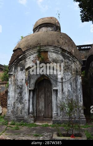 Twin Aatchala Shiva Mandir with Jiban Krishna Roy House. A past Hindu ...