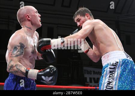 Steve O'Meara (light blue shorts) defeats Terry Carruthers in a Light ...