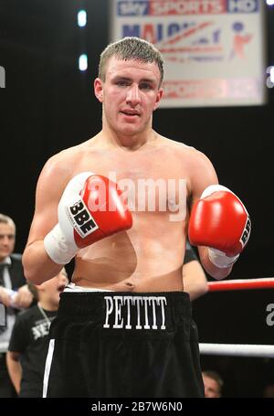 Lewis Pettitt (black shorts) defeats Delroy Spencer in a Featherweight ...