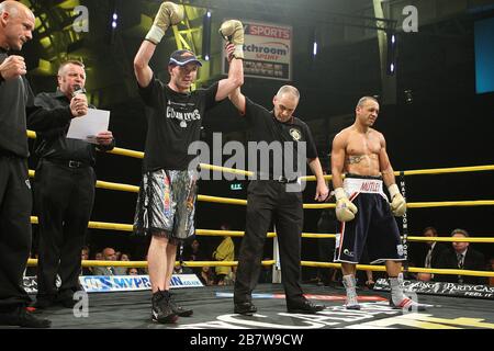 Colin Lynes (silver shorts) defeats Young Mutley in the Semi-Final of ...