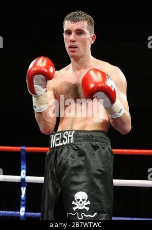 Martin Welsh (black shorts) defeats Scott Haywood in a Light ...