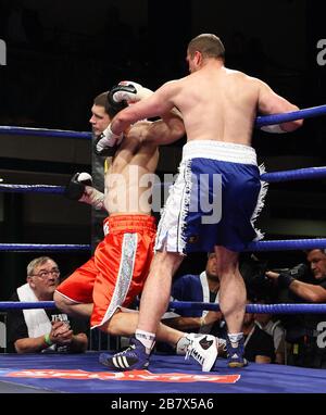 David Ingleby (Morecambe, blue shorts) defeats Dave Howe (Sheffield ...