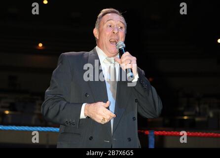 John H Stracey sings prior to a boxing show at the Troxy, Limehouse ...