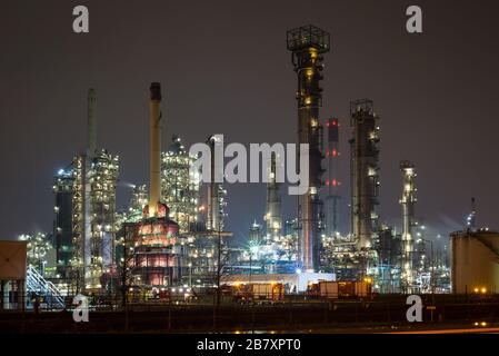 Botlek oil refinery, Rotterdam Netherlands Stock Photo - Alamy