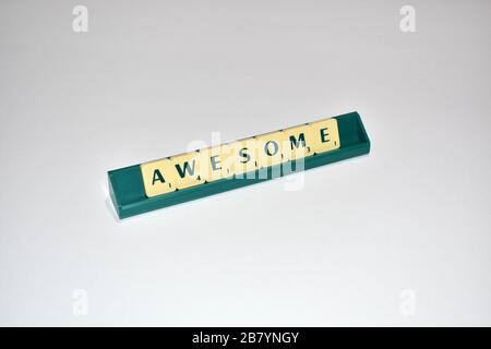 Scrabble tiles spell out Be Positive. Motivational quote Scrabble ...
